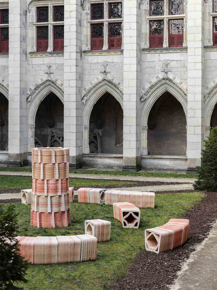 Le Leatherstone, biomatériau de hors-studio - Leather Fashion Design (LFD)