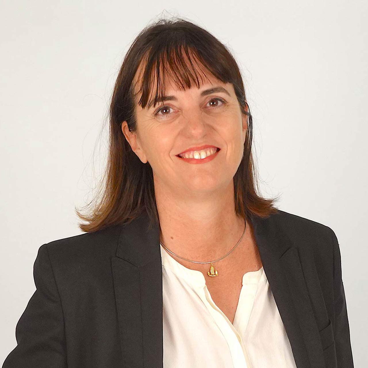 « La Minute SLF » Chloé Salmon Legagneur, Directrice du CETIA - Leather ...